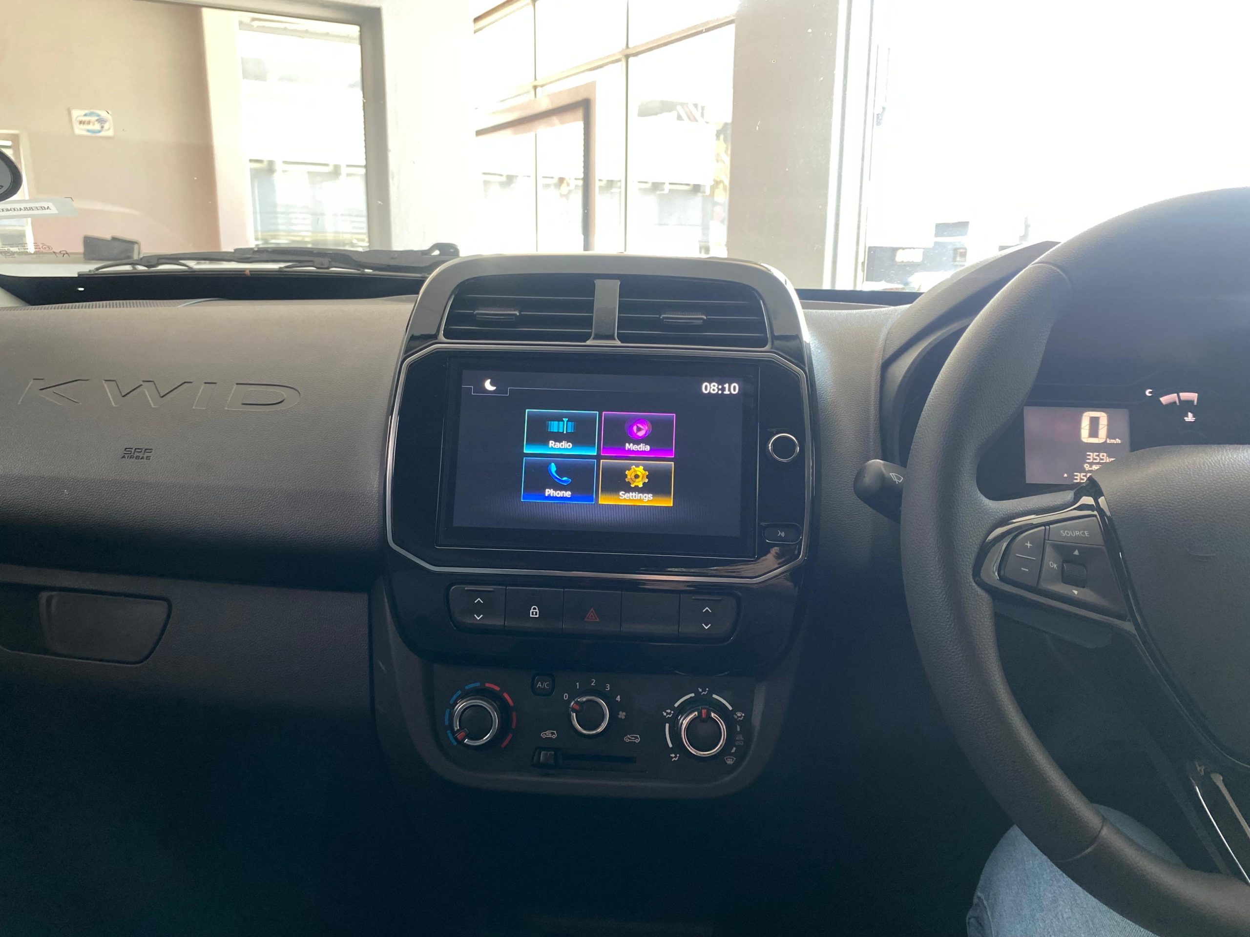 RENAULT KWID MY22 1.0 ZEN 2026 – BB Group